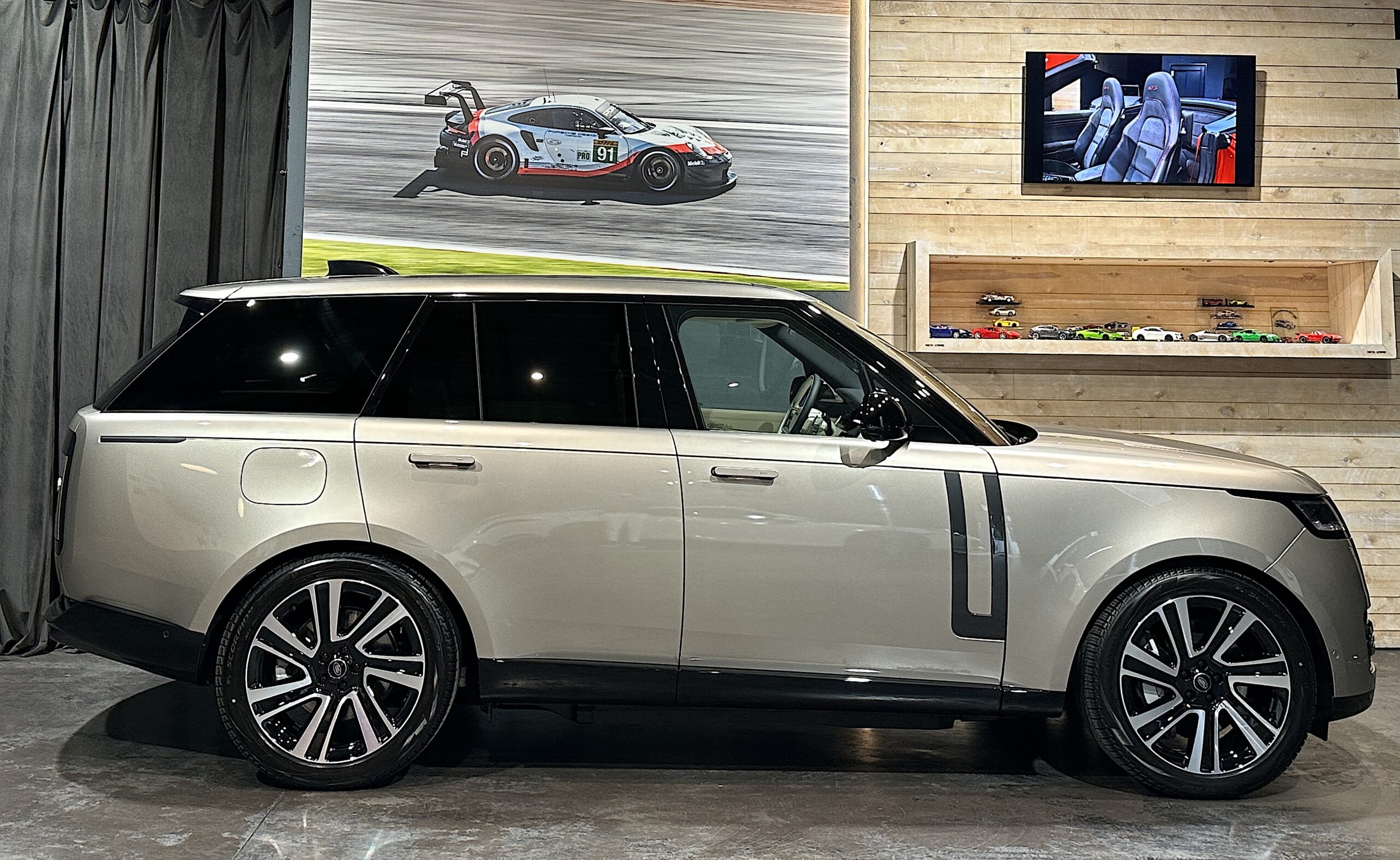 Range Rover HSE P510e 2023 WCM Barcelona Range Rover HSE P510e 2023 WCM Barcelona